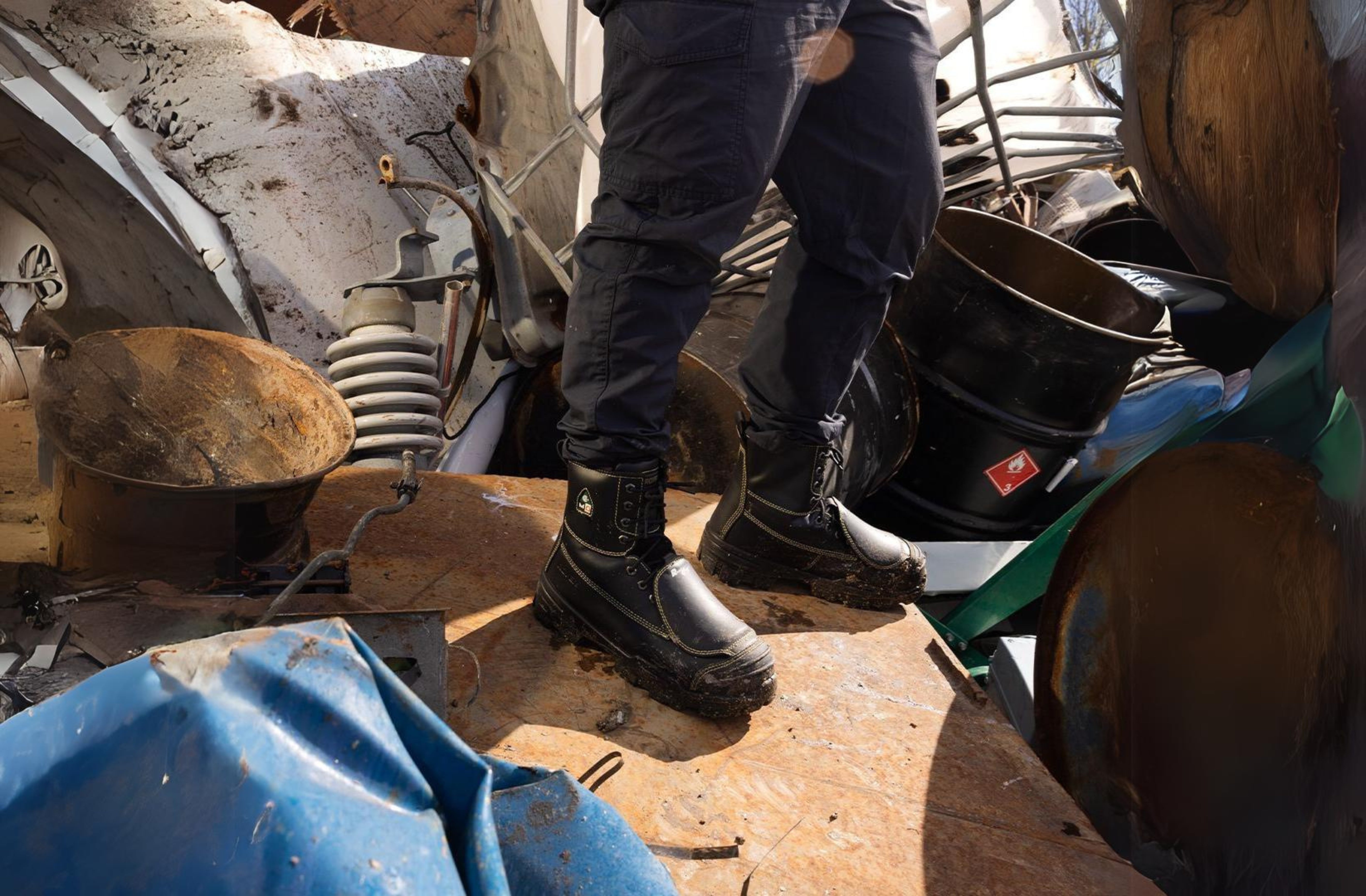 Metatarsal Protection – SafetyToeShoesUSA.com